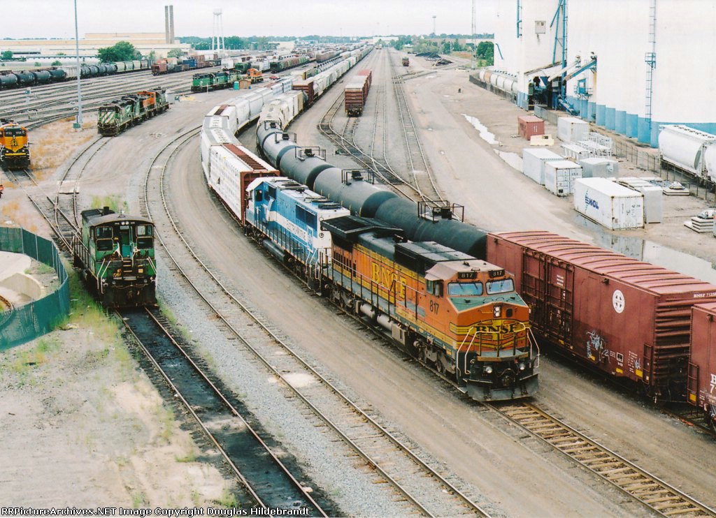BNSF 817